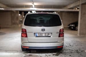 Grey Volkswagen Touran 2010 in Tallinn, with an engine capacity of 1.90 L and mileage of 357 thousand km for 5500 €, photo 9 on AUTOMOTO.COM.LV