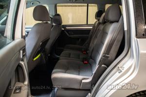 Grey Volkswagen Touran 2010 in Tallinn, with an engine capacity of 1.90 L and mileage of 357 thousand km for 5500 €, photo 12 on AUTOMOTO.COM.LV
