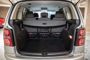 Grey Volkswagen Touran 2010 in Tallinn, with an engine capacity of 1.90 L and mileage of 357 thousand km for 5500 €, photo 15 on AUTOMOTO.COM.LV
