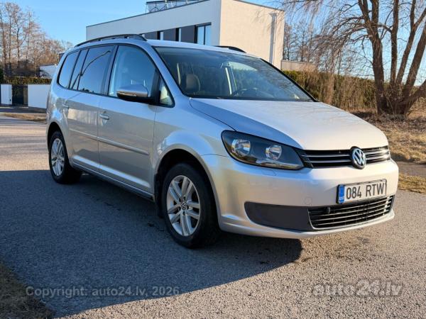 Pelēks Volkswagen Touran 2011 Tallina, ar dzinēja tilpumu 1.40 L un nobraukumu 208 tūkst. km par 5000 €, foto 1 vietnē AUTOMOTO.COM.LV
