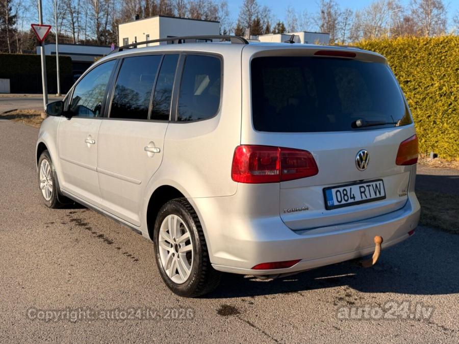 Grey Volkswagen Touran 2011 in Tallinn, with an engine capacity of 1.40 L and mileage of 208 thousand km for 5000 €, photo 6 on AUTOMOTO.COM.LV