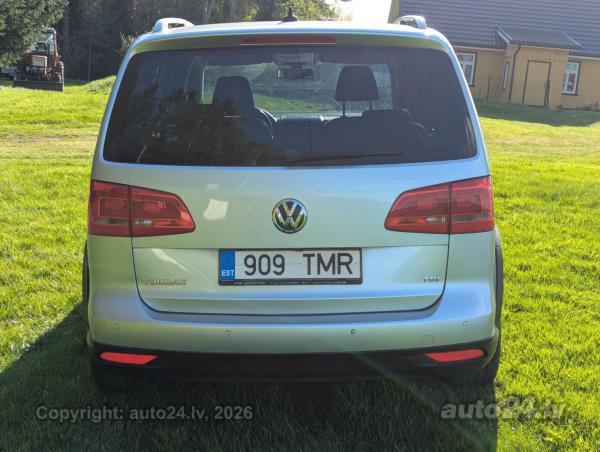 Pelēks Volkswagen Touran 2011 Tallina, ar dzinēja tilpumu 1.60 L un nobraukumu 165 tūkst. km par 5990 €, foto 7 vietnē AUTOMOTO.COM.LV