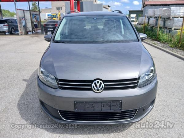 Pelēks Volkswagen Touran 2011 Rakvere, ar dzinēja tilpumu 1.60 L un nobraukumu 279 tūkst. km par 4990 €, foto 5 vietnē AUTOMOTO.COM.LV