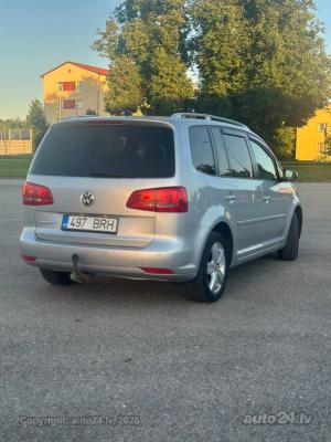 Pelēks Volkswagen Touran 2011 Tartu, ar dzinēja tilpumu 1.60 L un nobraukumu 328 tūkst. km par 3999 €, foto 10 vietnē AUTOMOTO.COM.LV