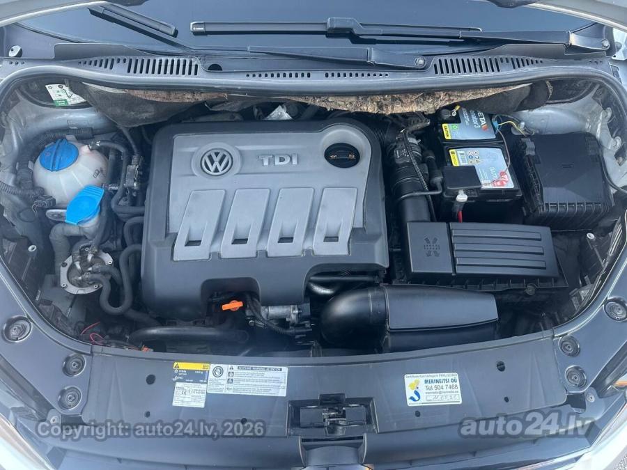 Pelēks Volkswagen Touran 2011 Tartu, ar dzinēja tilpumu 1.60 L un nobraukumu 328 tūkst. km par 3999 €, foto 15 vietnē AUTOMOTO.COM.LV