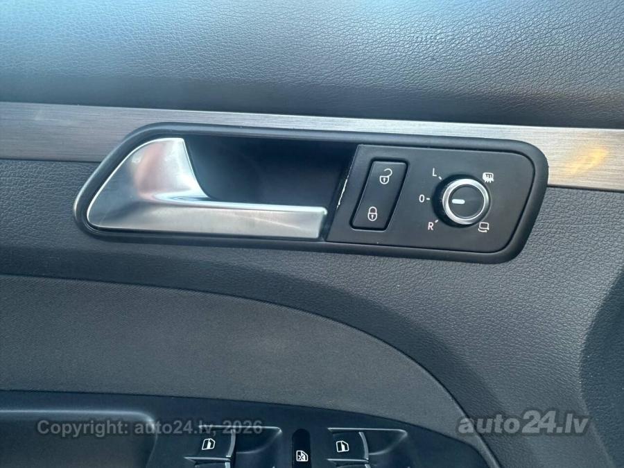 Pelēks Volkswagen Touran 2011 Tartu, ar dzinēja tilpumu 1.60 L un nobraukumu 328 tūkst. km par 3999 €, foto 19 vietnē AUTOMOTO.COM.LV
