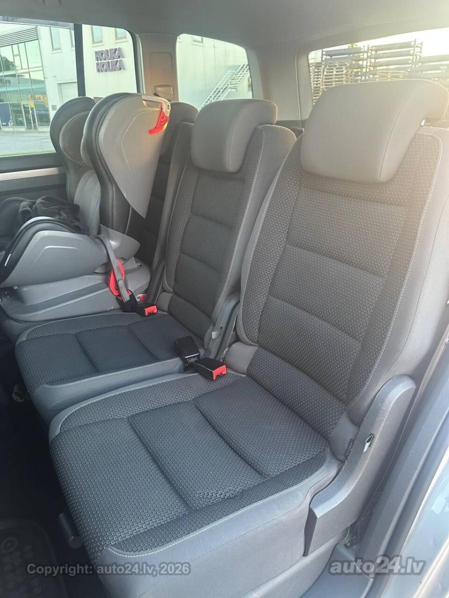Pelēks Volkswagen Touran 2011 Tartu, ar dzinēja tilpumu 1.60 L un nobraukumu 328 tūkst. km par 3999 €, foto 24 vietnē AUTOMOTO.COM.LV