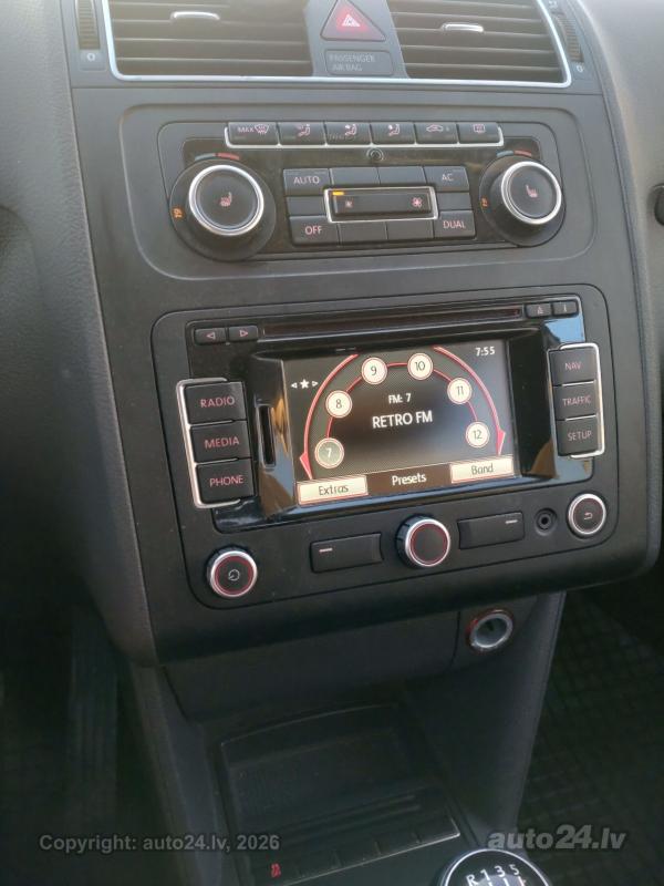 Grey Volkswagen Touran 2011 in Tartu, with an engine capacity of 2.00 L and mileage of 244 thousand km for 6890 €, photo 9 on AUTOMOTO.COM.LV