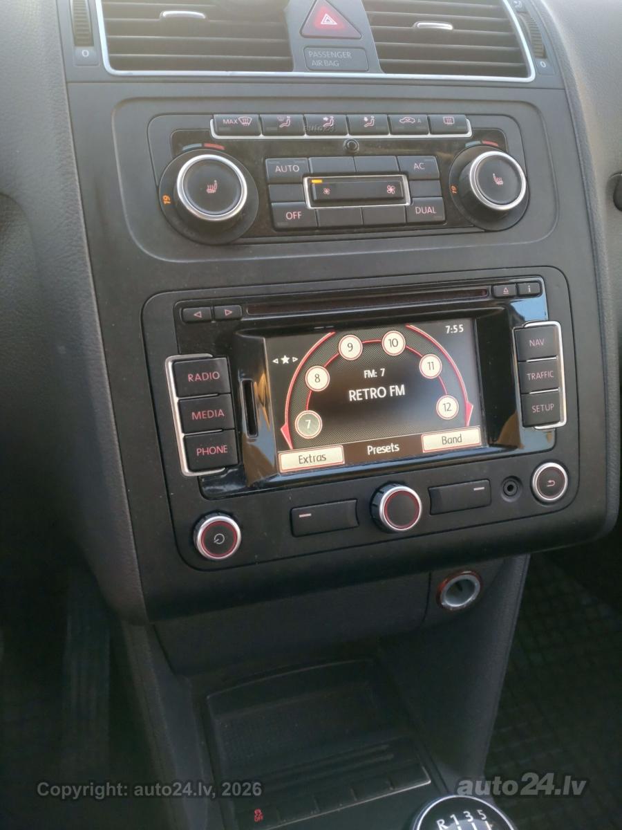 Pelēks Volkswagen Touran 2011 Tartu, ar dzinēja tilpumu 2.00 L un nobraukumu 244 tūkst. km par 6890 €, foto 10 vietnē AUTOMOTO.COM.LV
