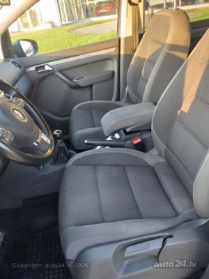 Pelēks Volkswagen Touran 2011 Tartu, ar dzinēja tilpumu 2.00 L un nobraukumu 244 tūkst. km par 6890 €, foto 11 vietnē AUTOMOTO.COM.LV