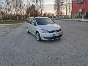 Pelēks Volkswagen Touran 2012 Pērnava, ar dzinēja tilpumu 1.20 L un nobraukumu 220 tūkst. km par 2999 €, foto  vietnē AUTOMOTO.COM.LV