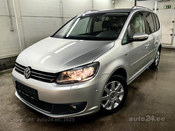 Grey Volkswagen Touran 2013 in Viljandi, with an engine capacity of 1.60 L and mileage of 232 thousand km for 6190 €, photo 1 on AUTOMOTO.COM.LV