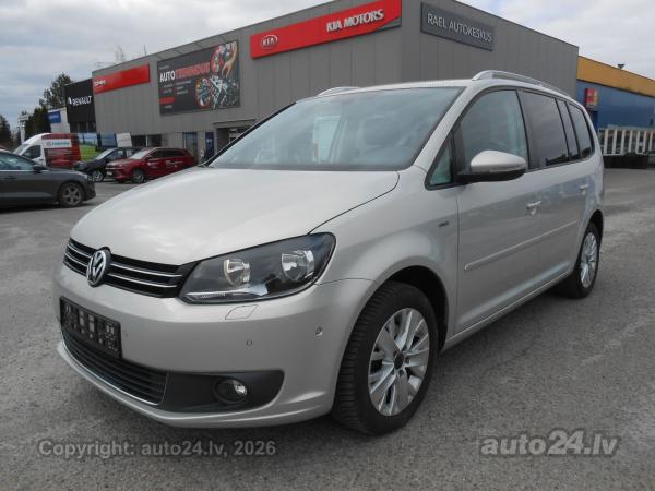 Pelēks Volkswagen Touran 2013 Viljandi, ar dzinēja tilpumu 2.00 L un nobraukumu 253 tūkst. km par 8290 €, foto 1 vietnē AUTOMOTO.COM.LV