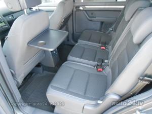 Pelēks Volkswagen Touran 2013 Viljandi, ar dzinēja tilpumu 1.60 L un nobraukumu 203 tūkst. km par 7690 €, foto 8 vietnē AUTOMOTO.COM.LV