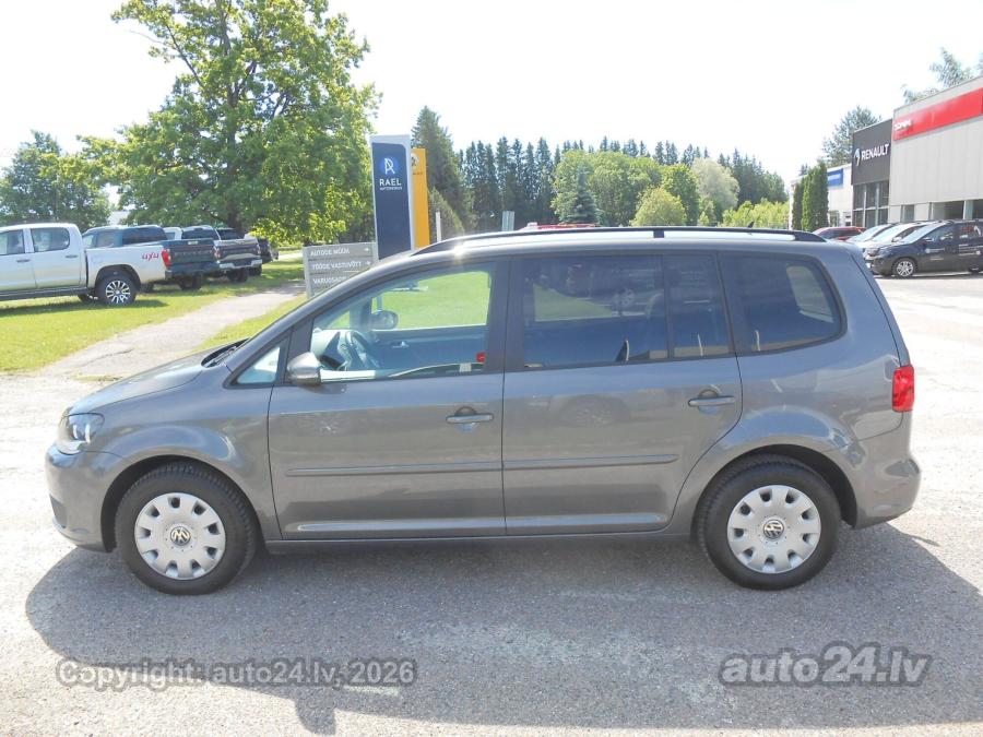 Pelēks Volkswagen Touran 2013 Viljandi, ar dzinēja tilpumu 1.60 L un nobraukumu 203 tūkst. km par 7690 €, foto 12 vietnē AUTOMOTO.COM.LV