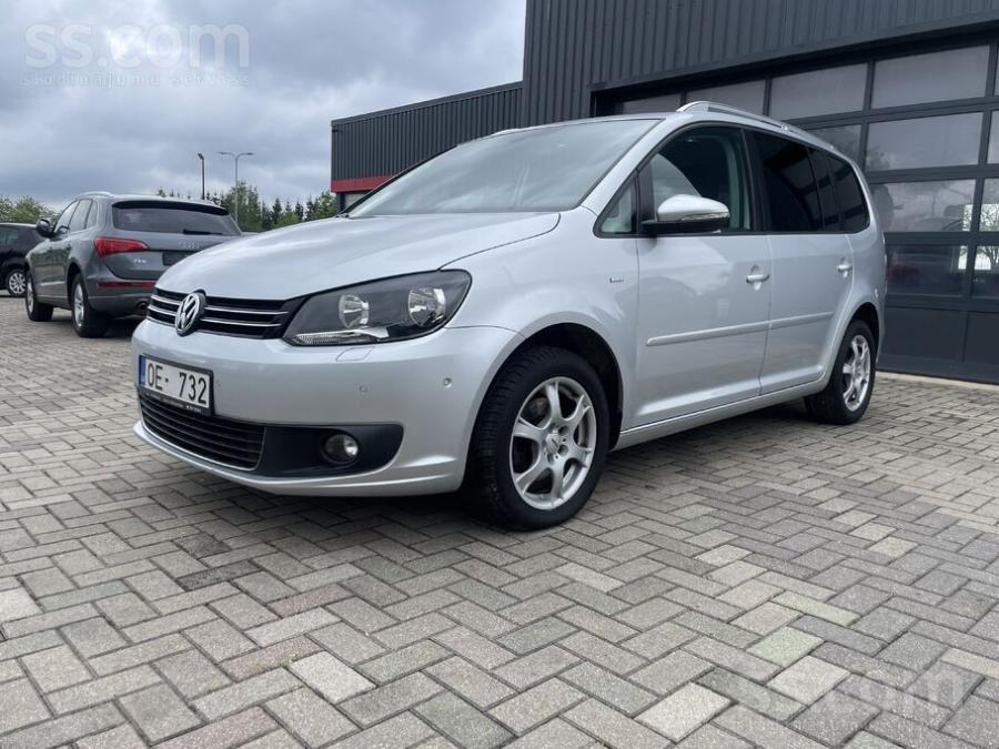 Pelēks Volkswagen Touran 2013 Ogre, ar dzinēja tilpumu 1.60 L un nobraukumu 217 tūkst. km par 6570 €, foto 3 vietnē AUTOMOTO.COM.LV