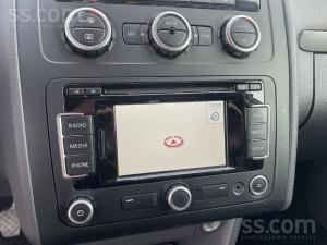 Pelēks Volkswagen Touran 2013 Ogre, ar dzinēja tilpumu 1.60 L un nobraukumu 217 tūkst. km par 6570 €, foto 14 vietnē AUTOMOTO.COM.LV