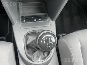 Pelēks Volkswagen Touran 2013 Ogre, ar dzinēja tilpumu 1.60 L un nobraukumu 217 tūkst. km par 6570 €, foto 18 vietnē AUTOMOTO.COM.LV