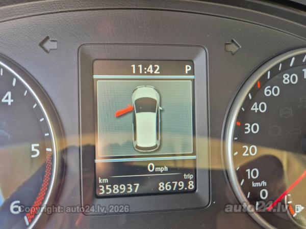 Pelēks Volkswagen Touran 2014 Tallina, ar dzinēja tilpumu 2.00 L un nobraukumu 359 tūkst. km par 6400 €, foto 3 vietnē AUTOMOTO.COM.LV