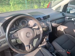 Pelēks Volkswagen Touran 2014 Tallina, ar dzinēja tilpumu 1.60 L un nobraukumu 267 tūkst. km par 6900 €, foto 8 vietnē AUTOMOTO.COM.LV