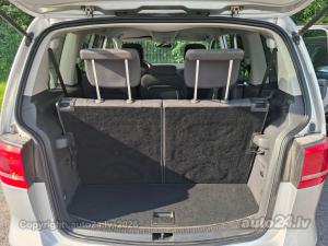 Pelēks Volkswagen Touran 2014 Tallina, ar dzinēja tilpumu 1.60 L un nobraukumu 267 tūkst. km par 6900 €, foto 10 vietnē AUTOMOTO.COM.LV