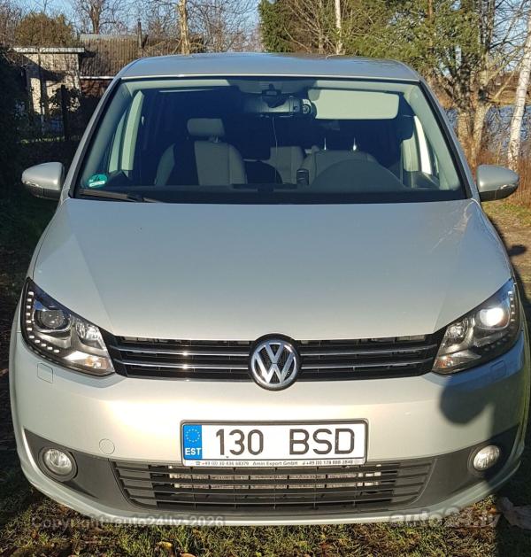 Pelēks Volkswagen Touran 2015 Narva, ar dzinēja tilpumu 1.60 L un nobraukumu 175 tūkst. km par 9600 €, foto 1 vietnē AUTOMOTO.COM.LV