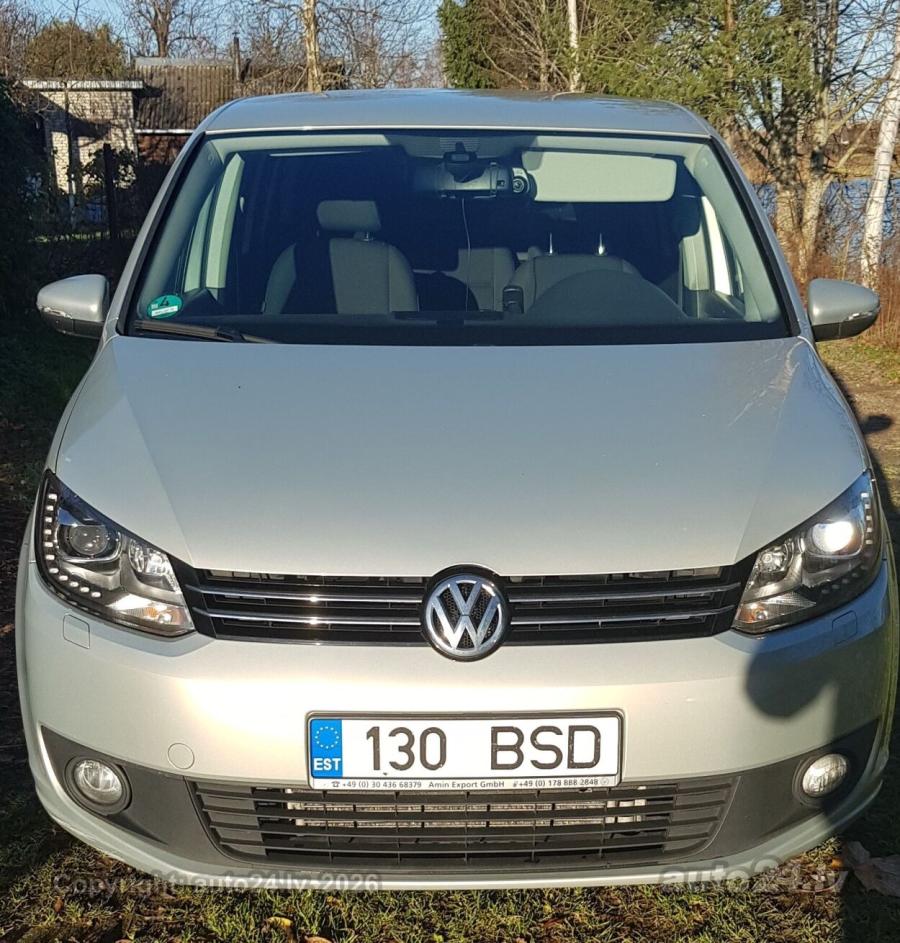 Grey Volkswagen Touran 2015 in Narva, with an engine capacity of 1.60 L and mileage of 175 thousand km for 9600 €, photo 1 on AUTOMOTO.COM.LV