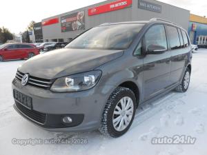 Grey Volkswagen Touran 2015 in Viljandi, with an engine capacity of 1.60 L and mileage of 198 thousand km for 8490 €, photo  on AUTOMOTO.COM.LV