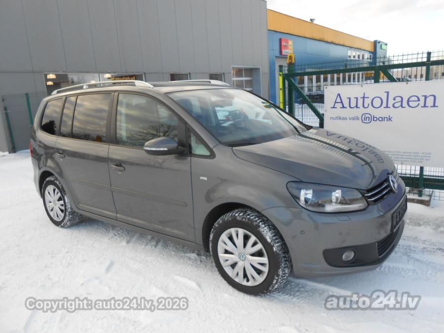 Grey Volkswagen Touran 2015 in Viljandi, with an engine capacity of 1.60 L and mileage of 198 thousand km for 8490 €, photo 17 on AUTOMOTO.COM.LV