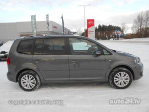 Grey Volkswagen Touran 2015 in Viljandi, with an engine capacity of 1.60 L and mileage of 198 thousand km for 8490 €, photo 18 on AUTOMOTO.COM.LV