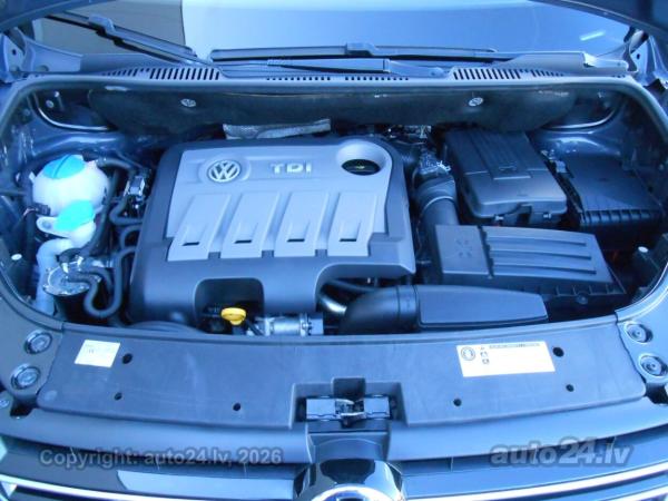 Grey Volkswagen Touran 2015 in Viljandi, with an engine capacity of 1.60 L and mileage of 198 thousand km for 8490 €, photo 11 on AUTOMOTO.COM.LV
