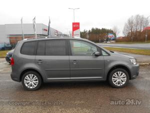 Grey Volkswagen Touran 2015 in Viljandi, with an engine capacity of 1.60 L and mileage of 198 thousand km for 8490 €, photo 18 on AUTOMOTO.COM.LV