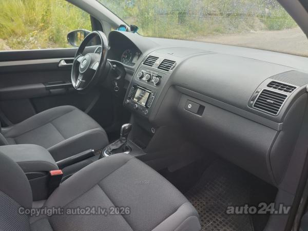 Grey Volkswagen Touran 2015 in Tallinn, with an engine capacity of 1.60 L and mileage of 147 thousand km for 9900 €, photo 6 on AUTOMOTO.COM.LV