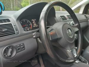 Grey Volkswagen Touran 2015 in Tallinn, with an engine capacity of 1.60 L and mileage of 147 thousand km for 9900 €, photo 9 on AUTOMOTO.COM.LV