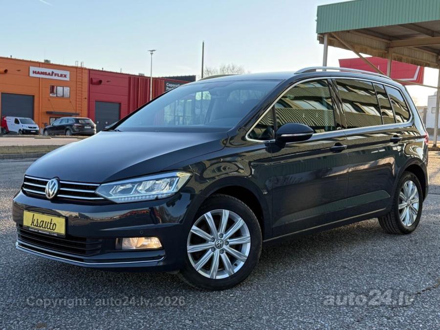 Grey Volkswagen Touran 2016 in Tartu, with an engine capacity of 2.00 L and mileage of 209 thousand km for 15999 €, photo 3 on AUTOMOTO.COM.LV