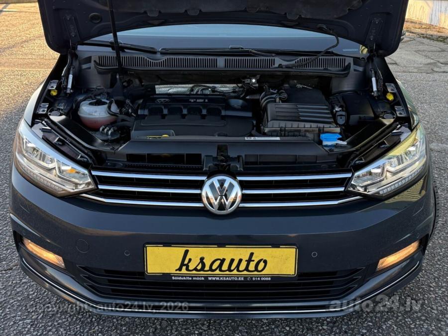 Grey Volkswagen Touran 2016 in Tartu, with an engine capacity of 2.00 L and mileage of 209 thousand km for 15999 €, photo 5 on AUTOMOTO.COM.LV