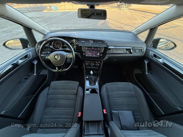 Pelēks Volkswagen Touran 2016 Tartu, ar dzinēja tilpumu 2.00 L un nobraukumu 209 tūkst. km par 15999 €, foto 11 vietnē AUTOMOTO.COM.LV