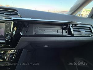 Grey Volkswagen Touran 2016 in Tartu, with an engine capacity of 2.00 L and mileage of 209 thousand km for 15999 €, photo 13 on AUTOMOTO.COM.LV