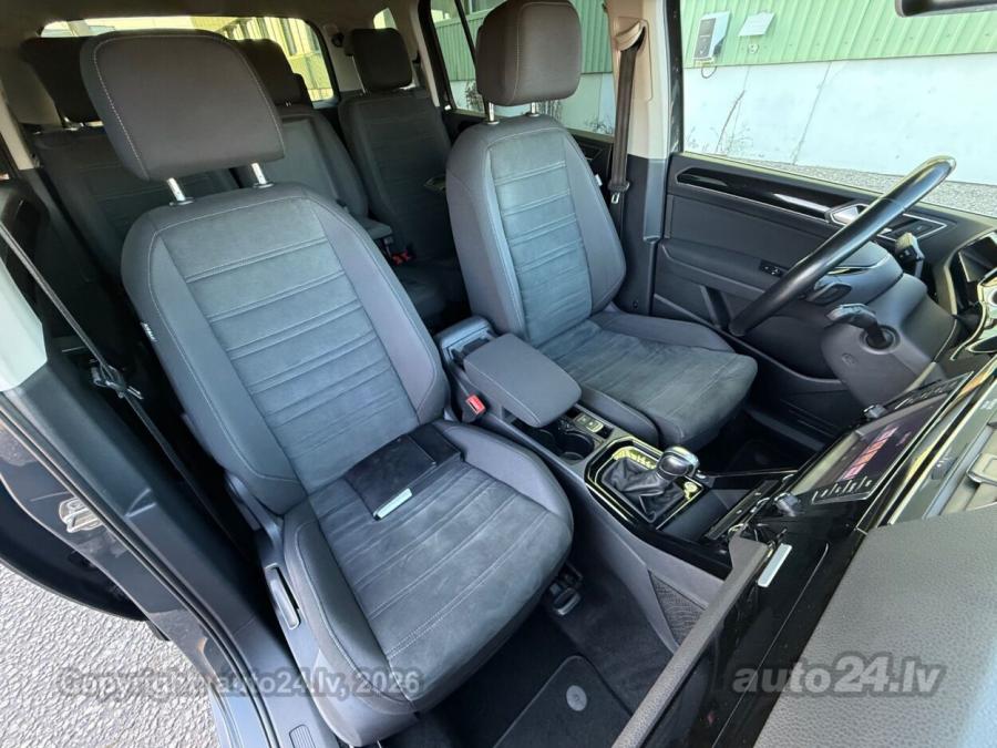 Grey Volkswagen Touran 2016 in Tartu, with an engine capacity of 2.00 L and mileage of 209 thousand km for 15999 €, photo 18 on AUTOMOTO.COM.LV