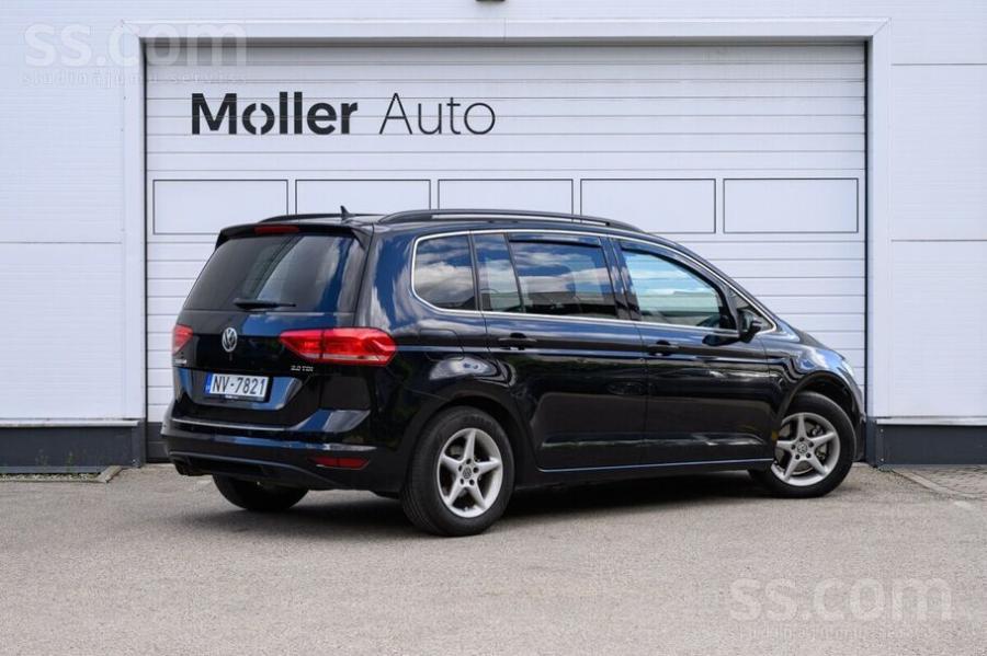 Grey Volkswagen Touran 2016 in Riga, with an engine capacity of 2.00 L and mileage of 203 thousand km for 13950 €, photo 5 on AUTOMOTO.COM.LV