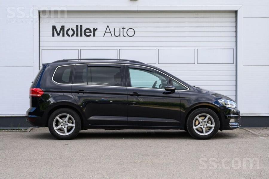 Grey Volkswagen Touran 2016 in Riga, with an engine capacity of 2.00 L and mileage of 203 thousand km for 13950 €, photo 6 on AUTOMOTO.COM.LV