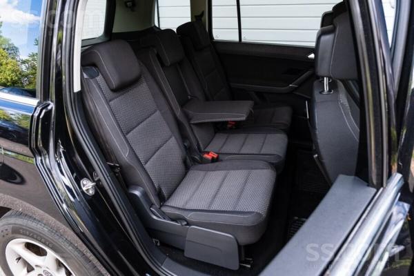 Grey Volkswagen Touran 2016 in Riga, with an engine capacity of 2.00 L and mileage of 203 thousand km for 13950 €, photo 7 on AUTOMOTO.COM.LV
