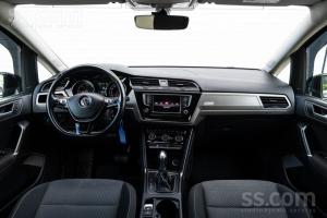Grey Volkswagen Touran 2016 in Riga, with an engine capacity of 2.00 L and mileage of 203 thousand km for 13950 €, photo 9 on AUTOMOTO.COM.LV