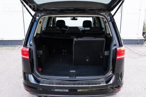 Grey Volkswagen Touran 2016 in Riga, with an engine capacity of 2.00 L and mileage of 203 thousand km for 13950 €, photo 17 on AUTOMOTO.COM.LV