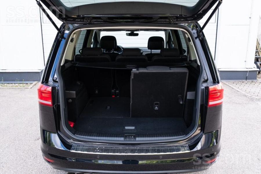 Grey Volkswagen Touran 2016 in Riga, with an engine capacity of 2.00 L and mileage of 203 thousand km for 13950 €, photo 17 on AUTOMOTO.COM.LV