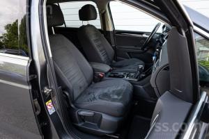 Grey Volkswagen Touran 2017 in Riga, with an engine capacity of 2.00 L and mileage of 100 thousand km for 14950 €, photo 7 on AUTOMOTO.COM.LV