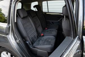 Grey Volkswagen Touran 2017 in Riga, with an engine capacity of 2.00 L and mileage of 100 thousand km for 14950 €, photo 8 on AUTOMOTO.COM.LV