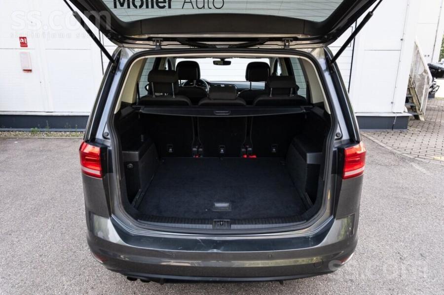 Grey Volkswagen Touran 2017 in Riga, with an engine capacity of 2.00 L and mileage of 100 thousand km for 14950 €, photo 15 on AUTOMOTO.COM.LV