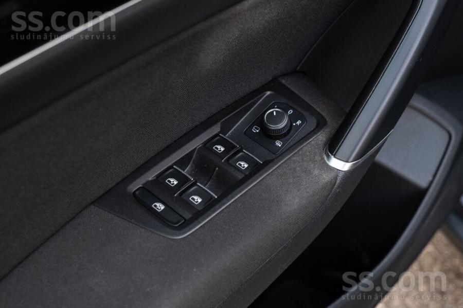 Grey Volkswagen Touran 2017 in Riga, with an engine capacity of 2.00 L and mileage of 100 thousand km for 14950 €, photo 16 on AUTOMOTO.COM.LV