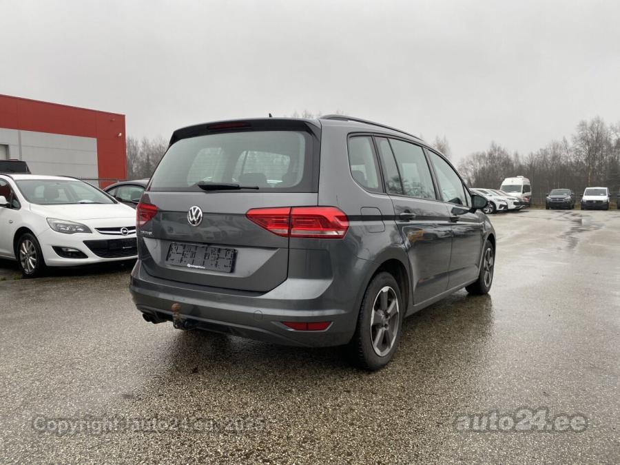 Pelēks Volkswagen Touran 2019 Viljandi, ar dzinēja tilpumu 2.00 L un nobraukumu 207 tūkst. km par 16490 €, foto 4 vietnē AUTOMOTO.COM.LV